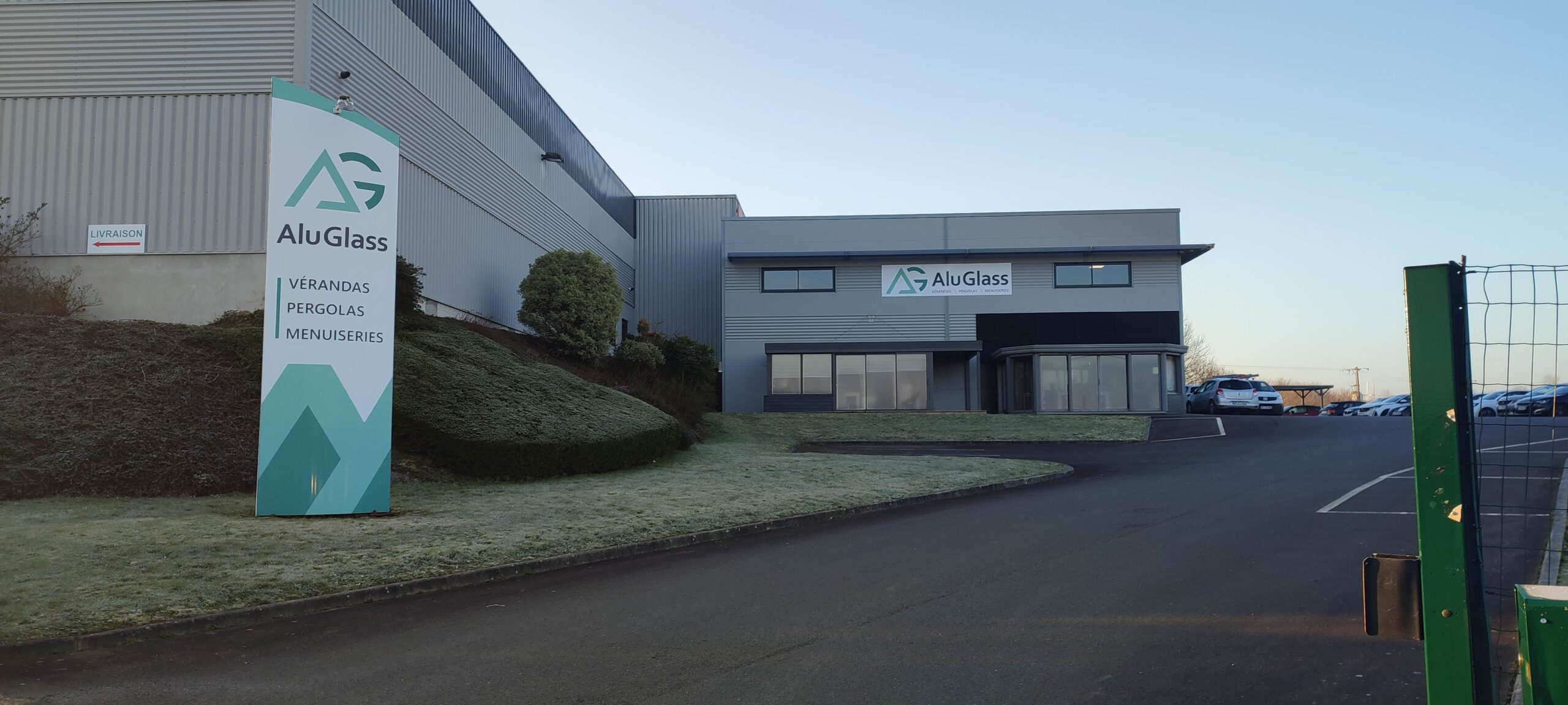Nouveau showroom Vérandas & Menuiseries - www.alu-glass.com